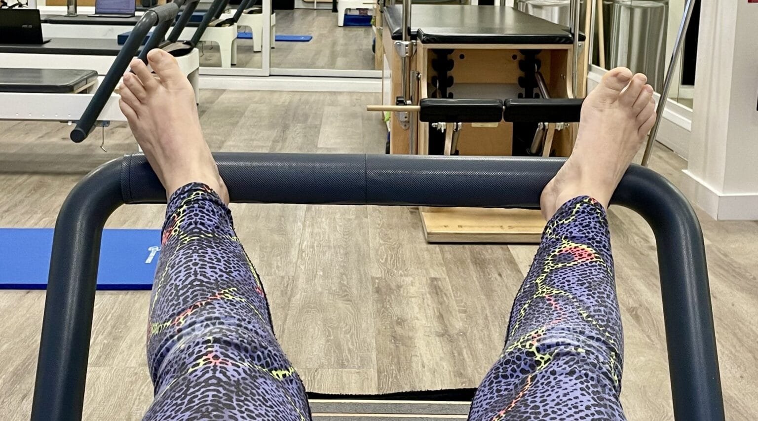 Pilates Footwork exercise using the Reformer machine - Positions ...